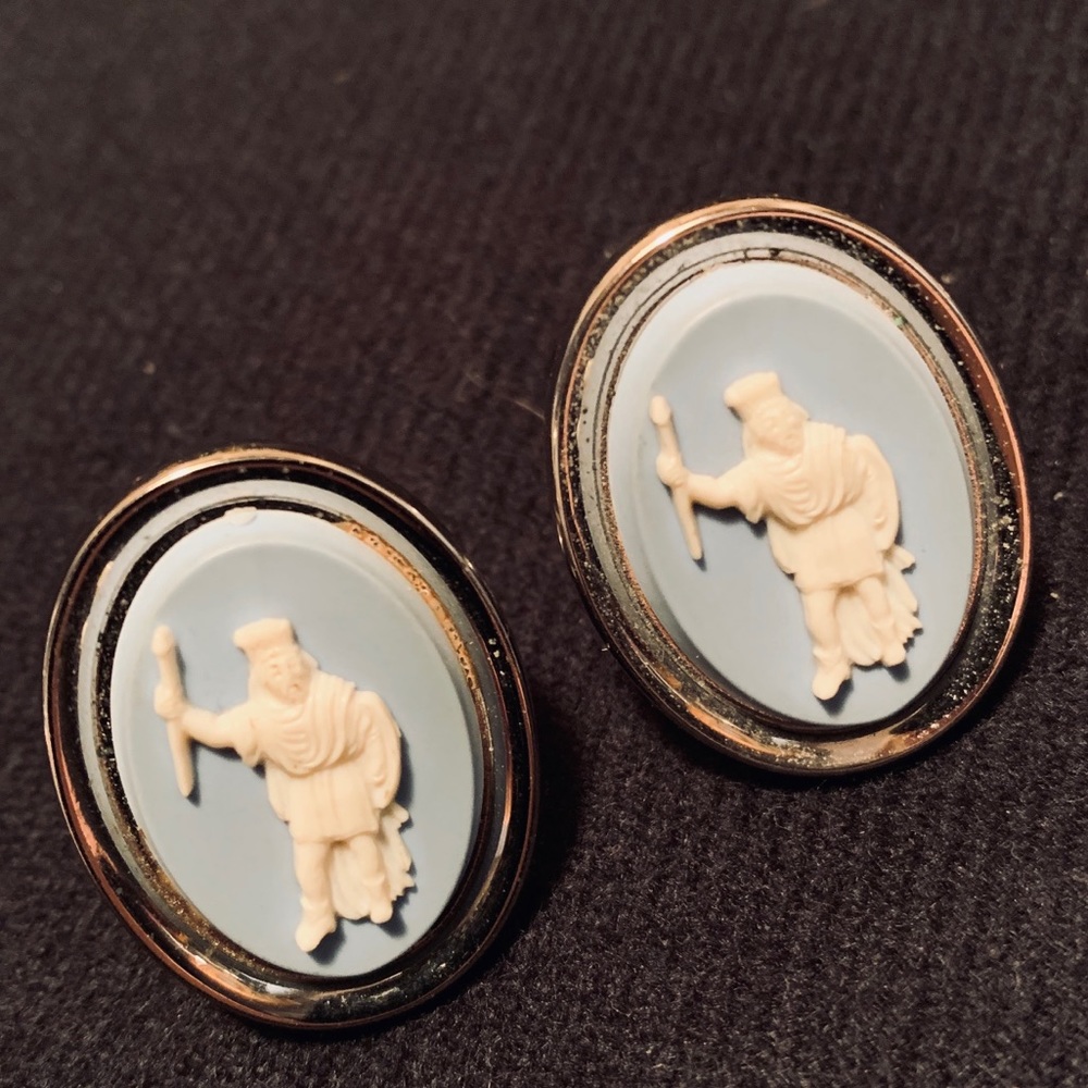 Fo Swank Rare Blue White King Cameo Cufflinks - Gem